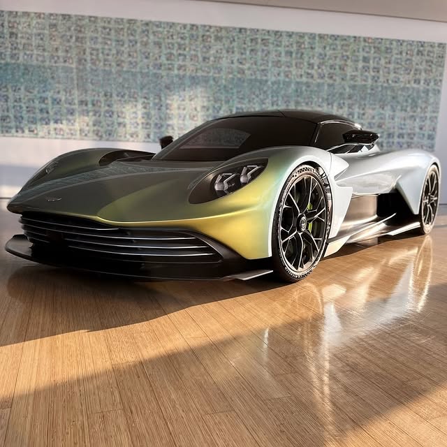 2021 Aston Martin Valhalla