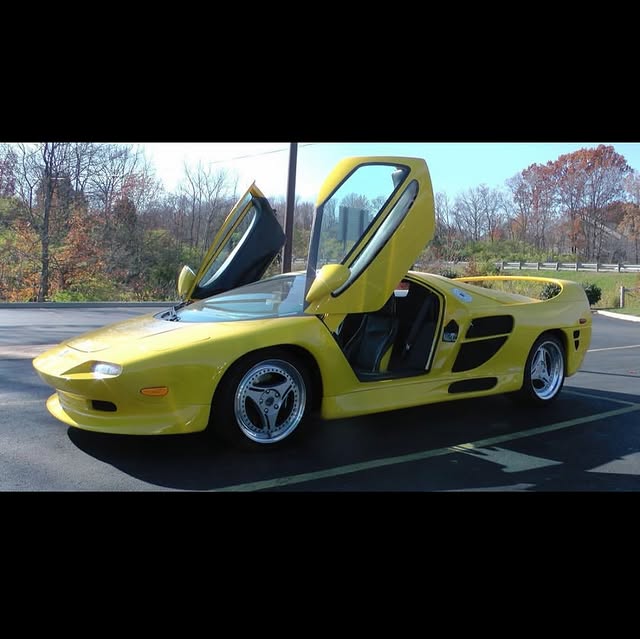 1998 Vector M12