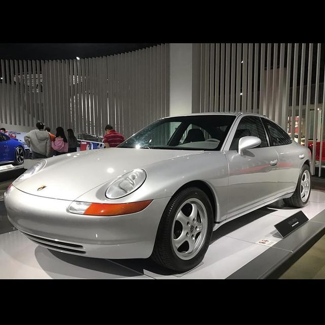 1991 Porsche 989