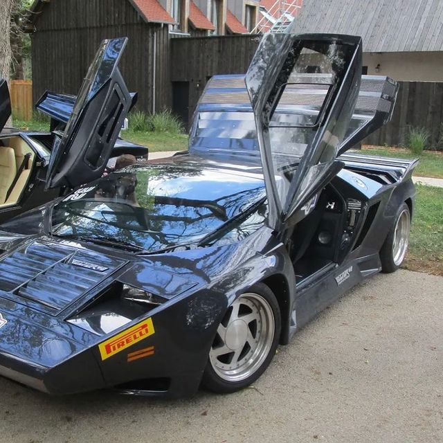 1990 Vector W8